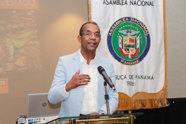Diputado Elías Castillo en jornada de inducción con nuevos ...