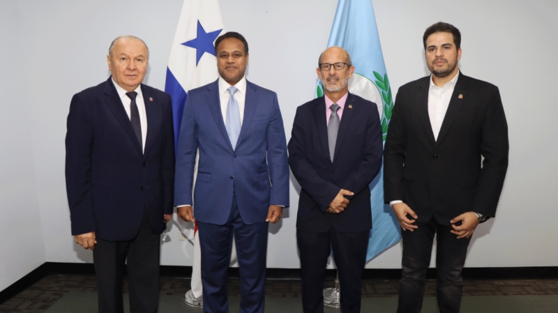 Embajador del Estado de Qatar en Panamá - Parlamento Latinoamericano y ...